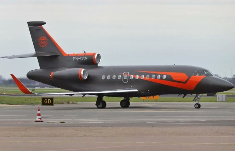 Max Verstappen mua máy bay Falcon 8X hơn 50 triệu USD